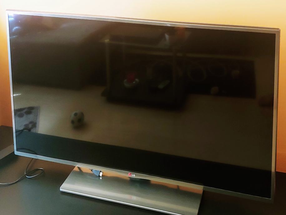 LG 3D LED TV sprejemnik smart tv z WebOS 42LB650V pokvarjen zaslon