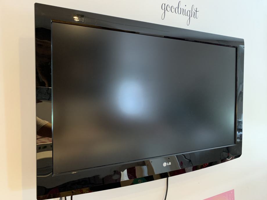 LG LCD TV 37LG3000 in stenski nosilec