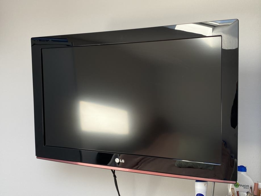 LG LD350 32in velik ekran (10 let star tv nikoli servisiran)