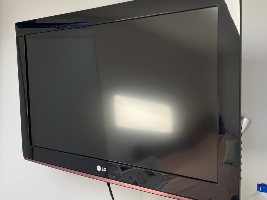 LG LD350 32in velik ekran (10 let star tv nikoli servisiran)