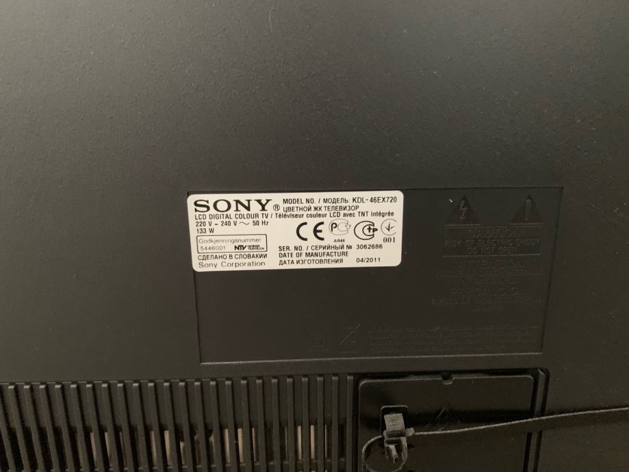 Prodam LCD TV SONY KDL46-EX720 S 3D OČALI (2X), PODSTAVKOM IN PILOTOM