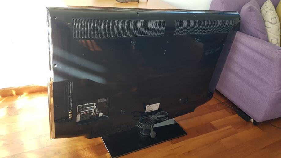 Samsung LCD TV 46