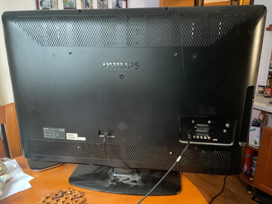 Televizija LCD LED TV PHILIPS 42PFL3604/12 + podarim dvd predvajalnik
