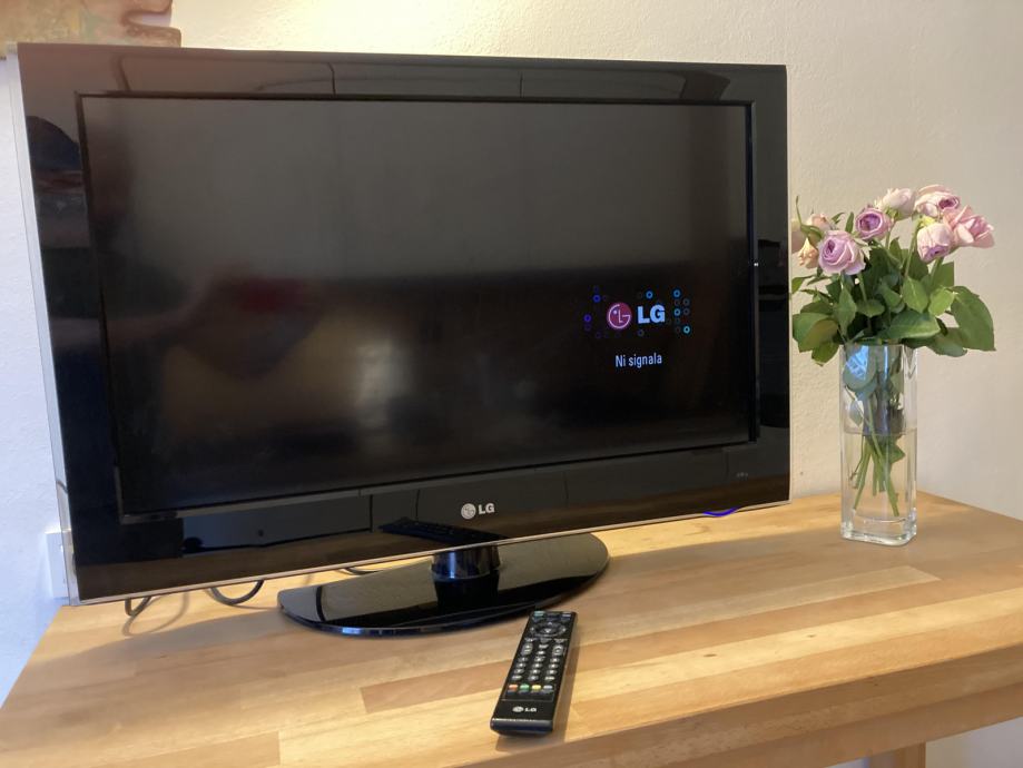 Ugodno prodamo večji LG TV-sprejemnik