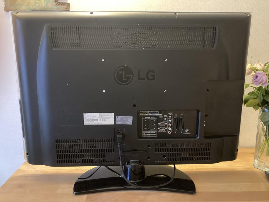 Ugodno prodamo večji LG TV-sprejemnik