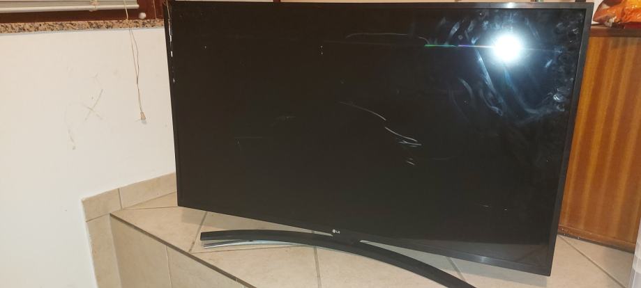 LG LED-televizor 43 LG ULTRA HD 4K TV, v okvari,za dele 43UM7450PLA
