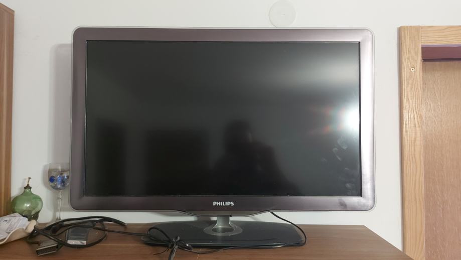 Prodam Philips TV 32PFL7605H/12