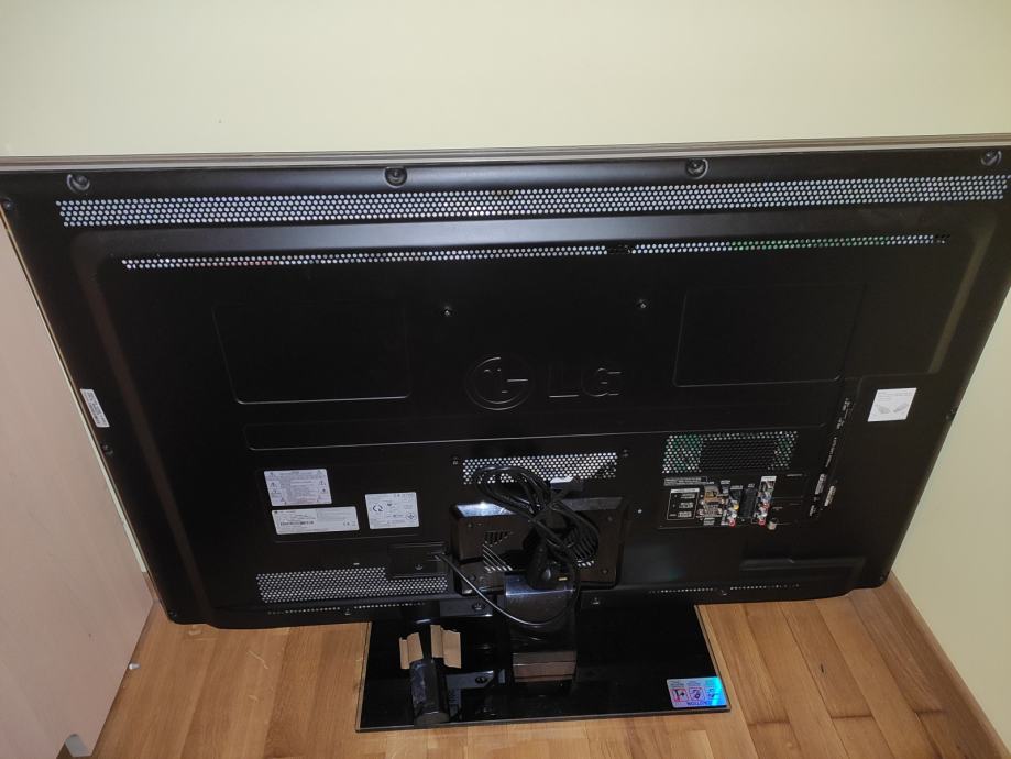 Prodam televizijo LG 42LE8500