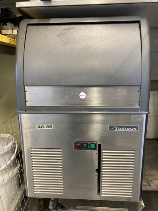 LEDOMAT PROFESIONALNI SCOTSMAN model. AC 86, 39kg/24h
