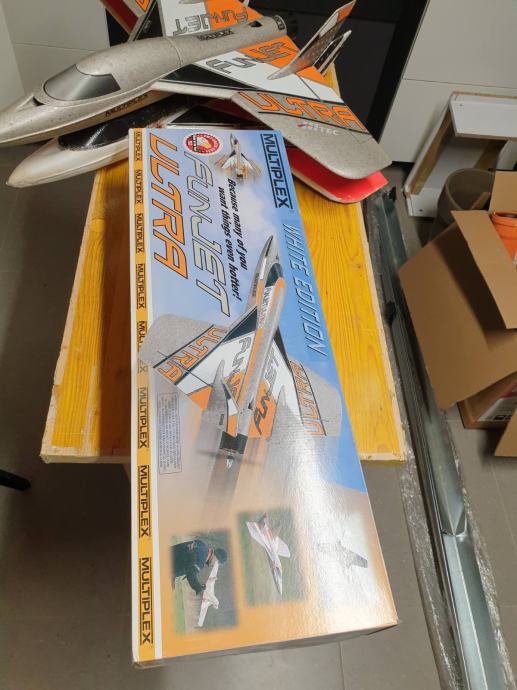 MPX Funjet Ultra in Extreme Flight EDGE 540 T 60