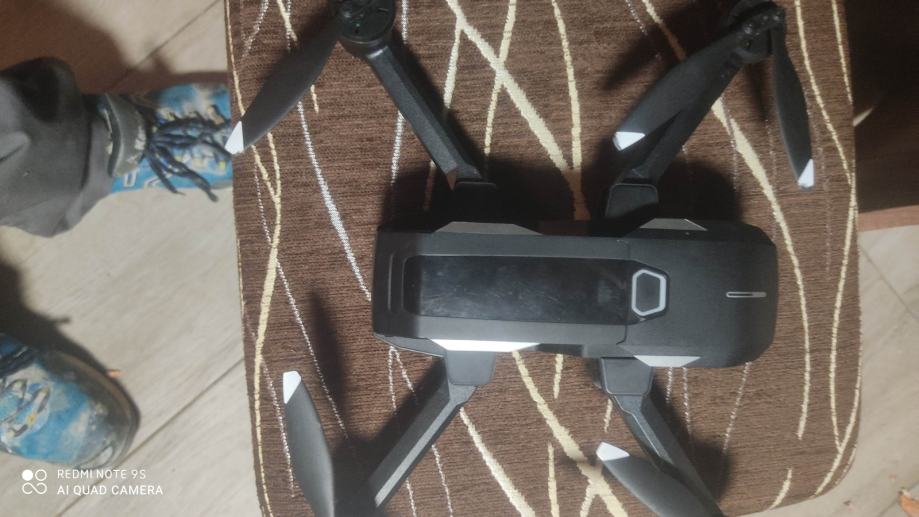 Dron yuneec mantis q