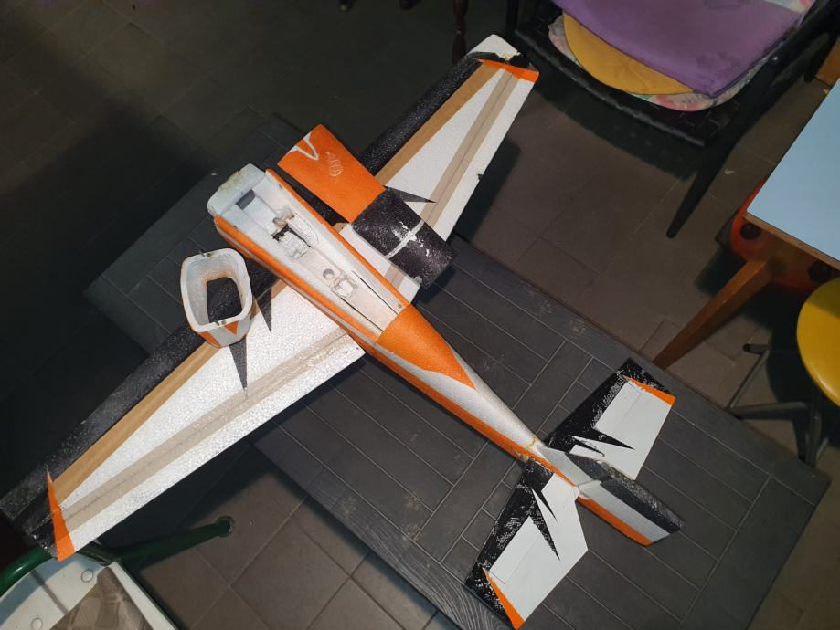 EPS rc letalo