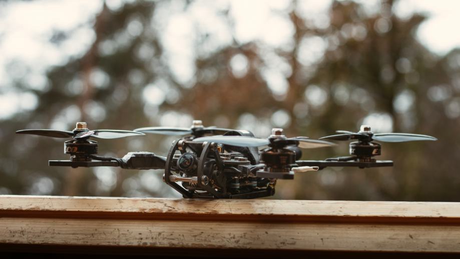 FPV racing / freestyle dron / drone / quadcopter