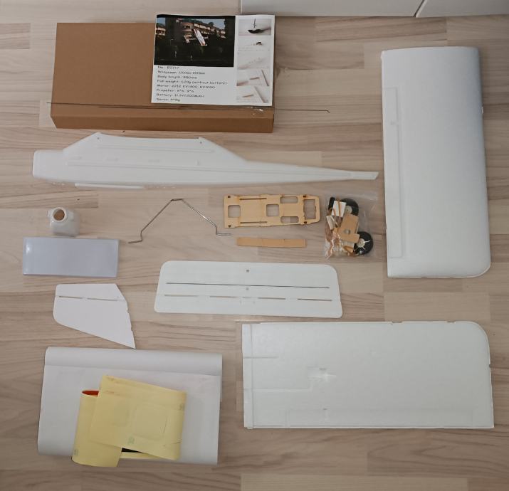 RC letalo trainer 1030mm 4 kanali kit