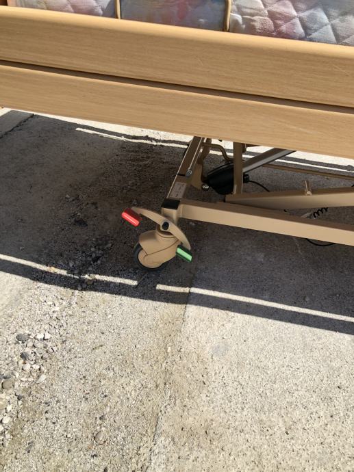 Invalidska pomična elektro postelja