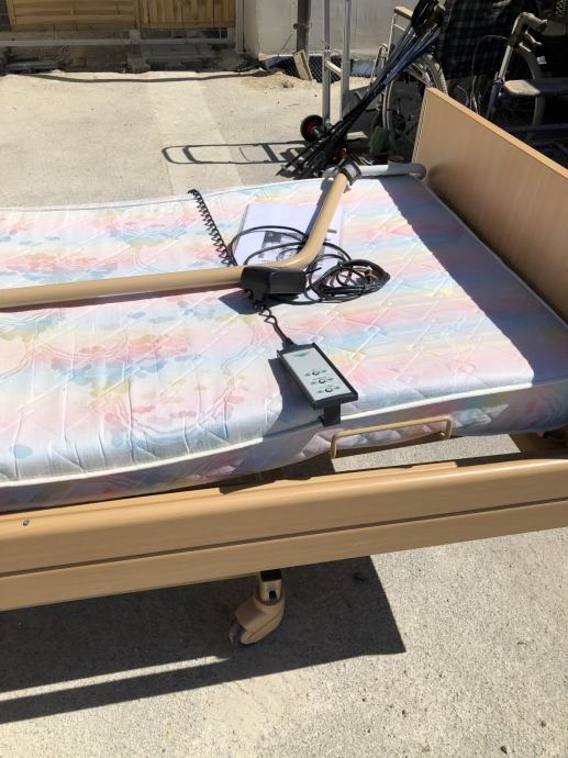 Invalidska pomična elektro postelja