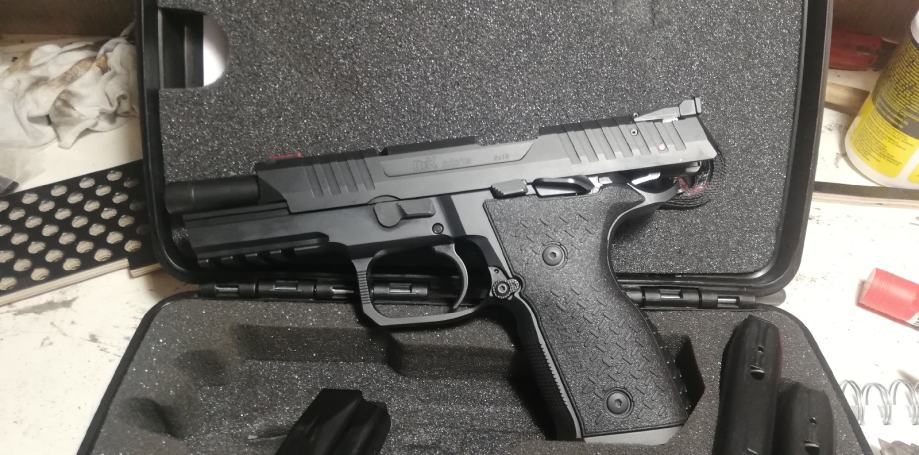 Pištola Rex Alpha 9mm