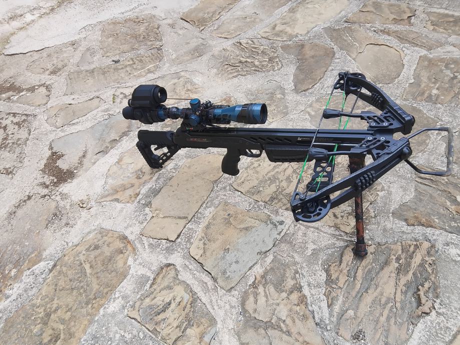 Samostrel Horizon Hornet 390 XT + termicnim monokular Hickmicro LC 06