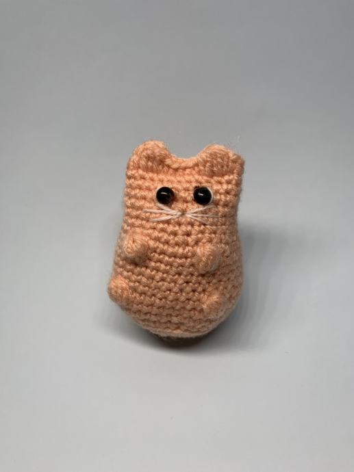 EKSKLUZIVNA ročno izdelana igrača amigurumi najlepša mala mačka