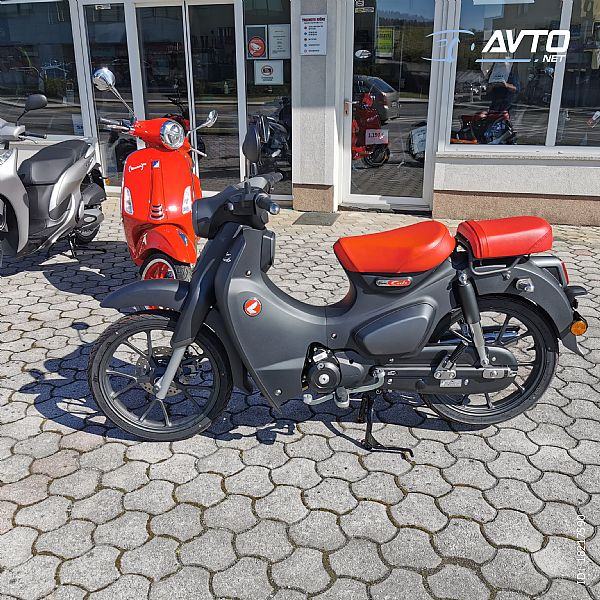 Honda C125A ABS SUPER CUB NA ZALOGI, 2023 l.