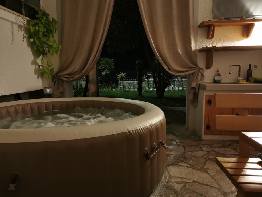JACUZZI INTEX PURESPA BUBBLE, za 6 oseb