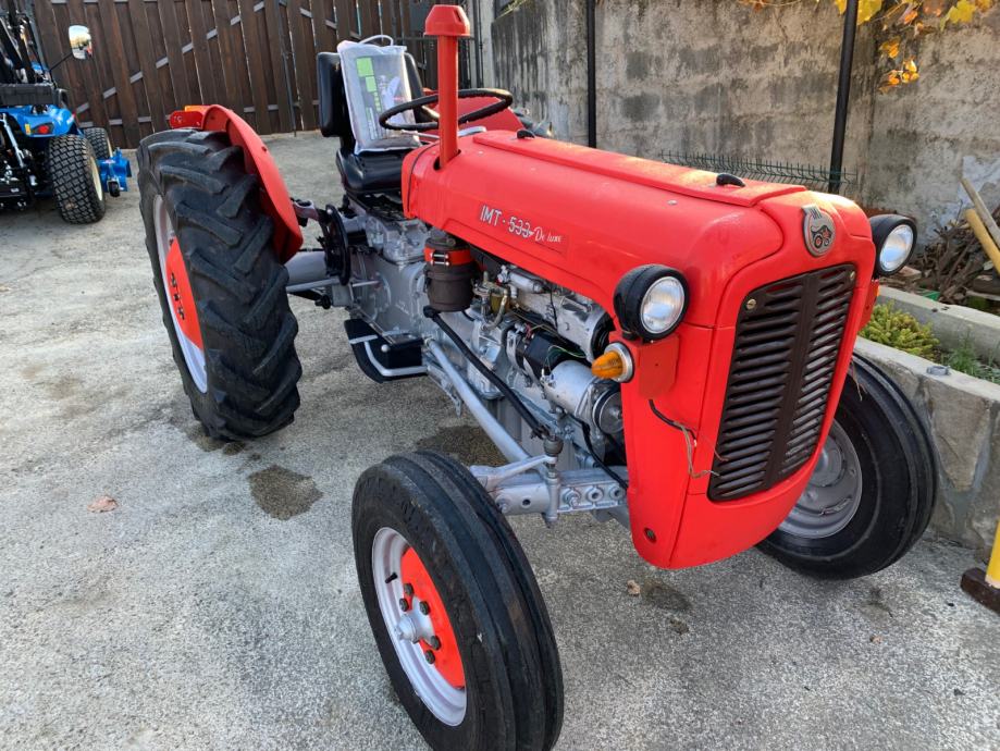 Traktor IMT 533