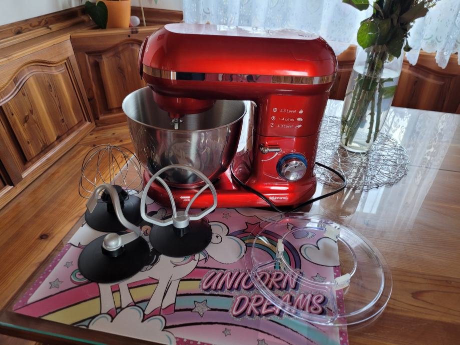 Kuhinjski robot pro delimano