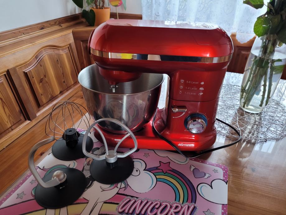 Kuhinjski robot pro delimano