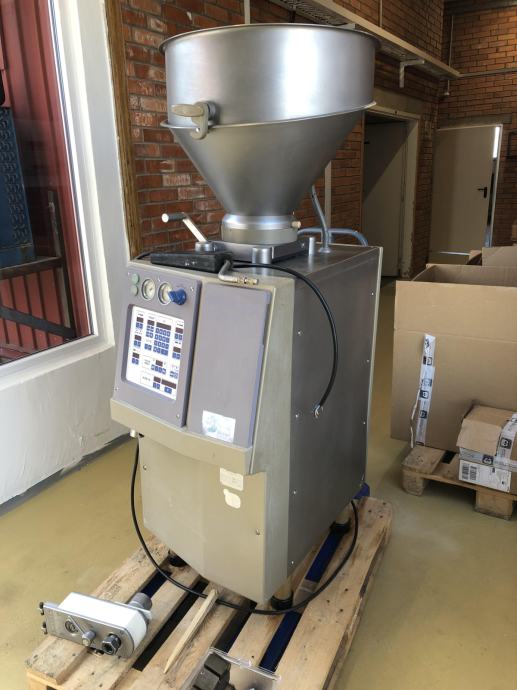 HANDTMANN VF50 VAKUUMSKA POLNILKA ZA KLOBASE IN HRENOVKE