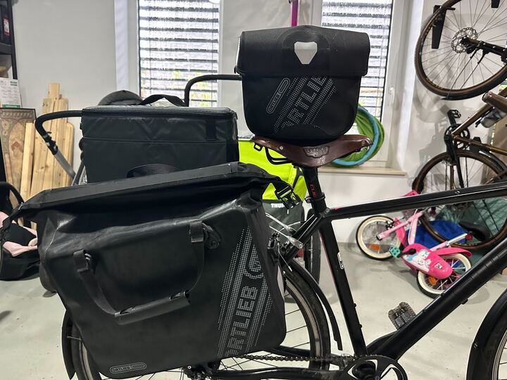 Cube City Bike + Ortlieb + Tenba (Camera Cube)