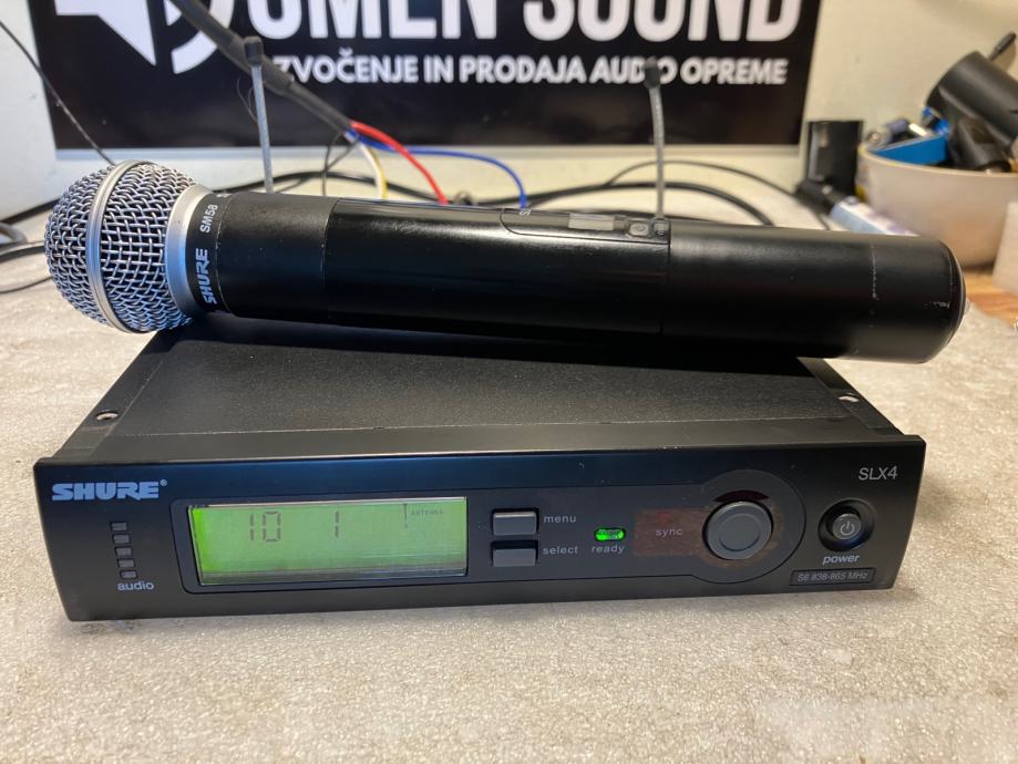Shure SLX brezžični mikrofon, odlično delujoč z SM58 glavo.