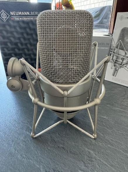Neumann TLM 49 profesionalni mikrofon + EA 3