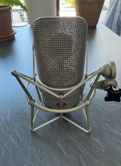 Neumann TLM 49 profesionalni mikrofon + EA 3