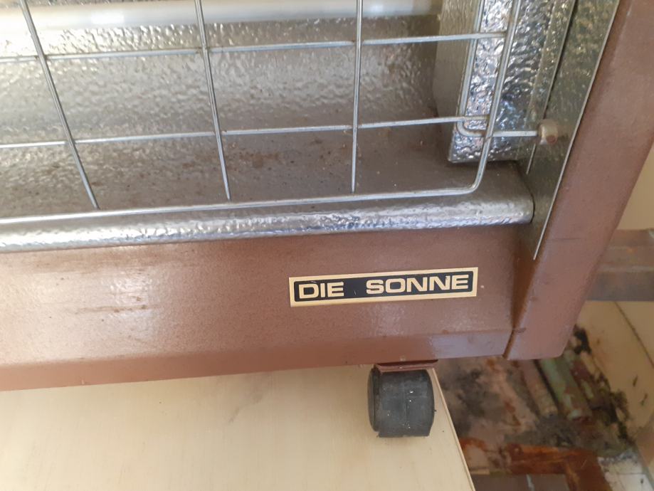 ELEKTRIČNA KVARCNA PEČ - 2400 W - 3 X 800 W