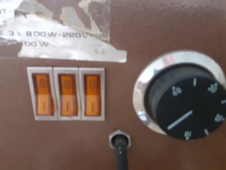 ELEKTRIČNA KVARCNA PEČ - 2400 W - 3 X 800 W