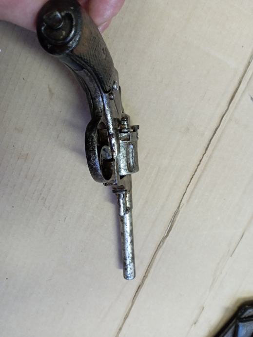 Revolver NAGANT M1985