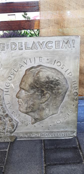 TITO STAR SLOVENSKI RELIEF RARITETA