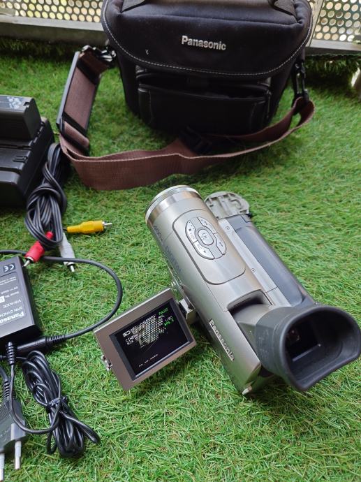 Digitalna videokamera Panasonic NV-DS11 MiniDV z dodatki