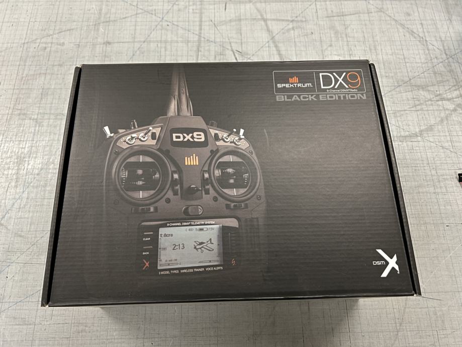 RC Komanda Spektrum DX9 Black Edition