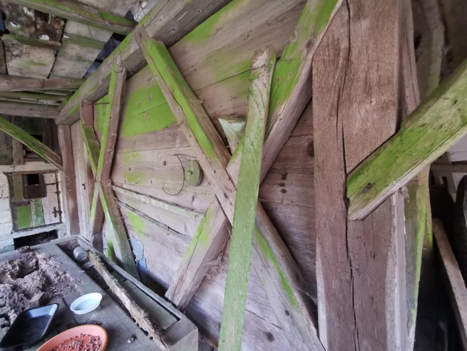 Leseni kmečki pod, delavnica, shramba, hrast
