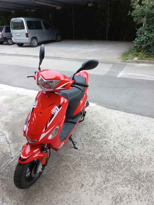 Druge znamke LONGJIA Roma 25 cm3, 2022 l.