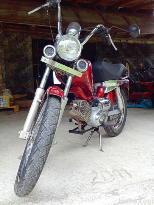 Tomos Revival, 1900 l.