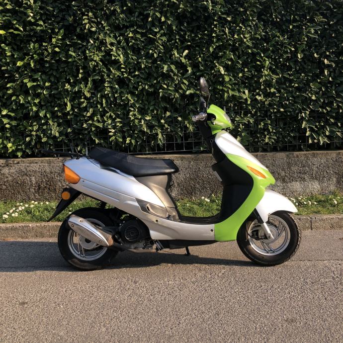 Yiying Motor Star 49 cm3, 2006 l.