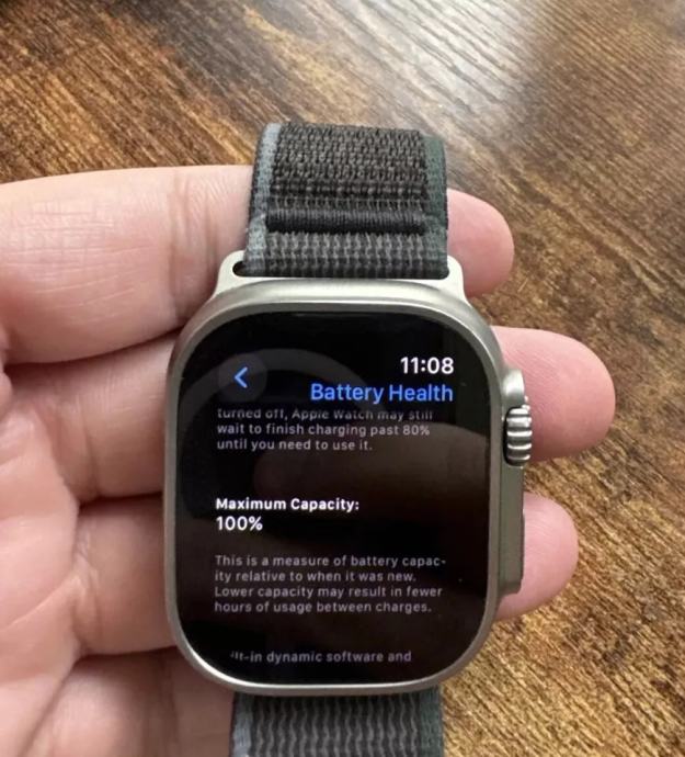 Apple Watch Ultra 2 49 mm Titanium z zanko Trail Loop