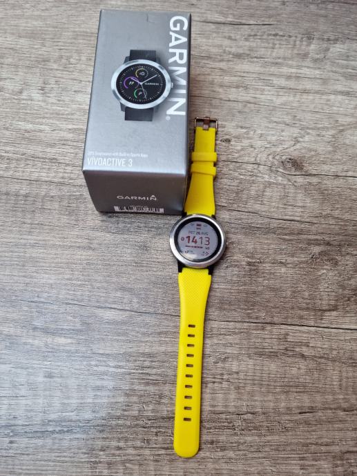 pametna ura garmin vivaactiv 3