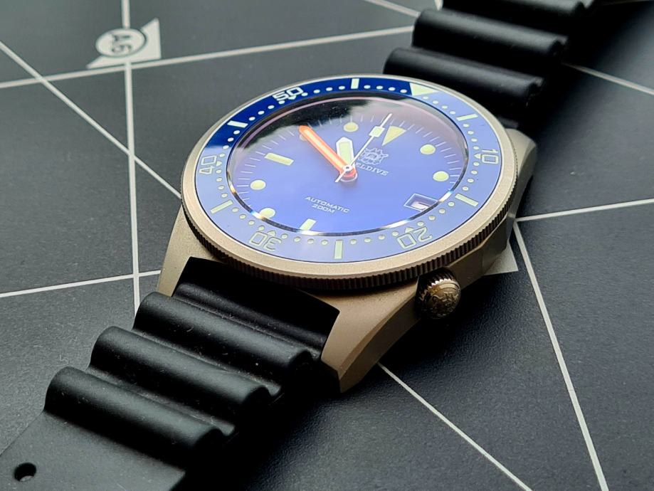 Ura Steeldive SD 1979 50 atmos