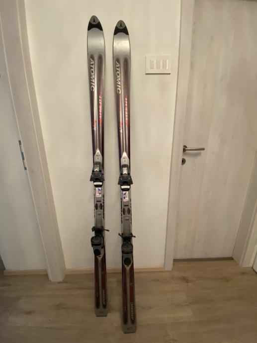 Smuči Atomic 180