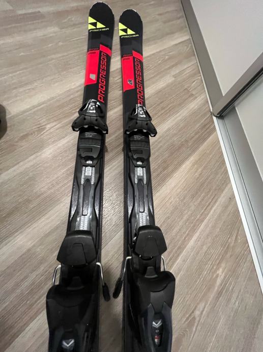 Smuči Fischer Progressor 800