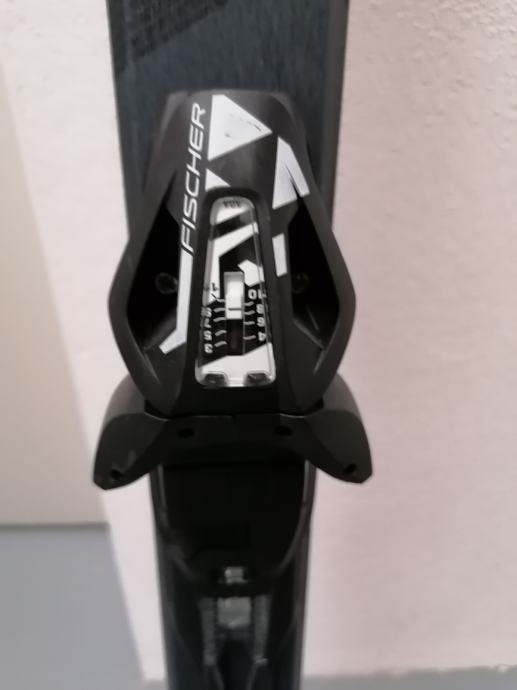 Smuči Fisher Progressor 800 višina 160 cm
