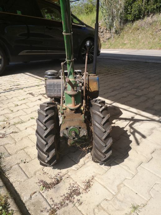 KMETJISKI STROJI